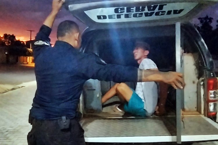 Ex-detento volta a ser preso após dar soco em viatura e desacatar ...