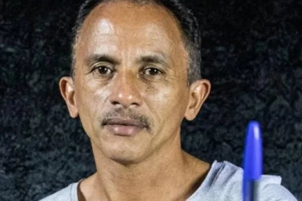 Após Sucesso Saiba Como Está A Vida Do Dono Do Hit Caneta Azul