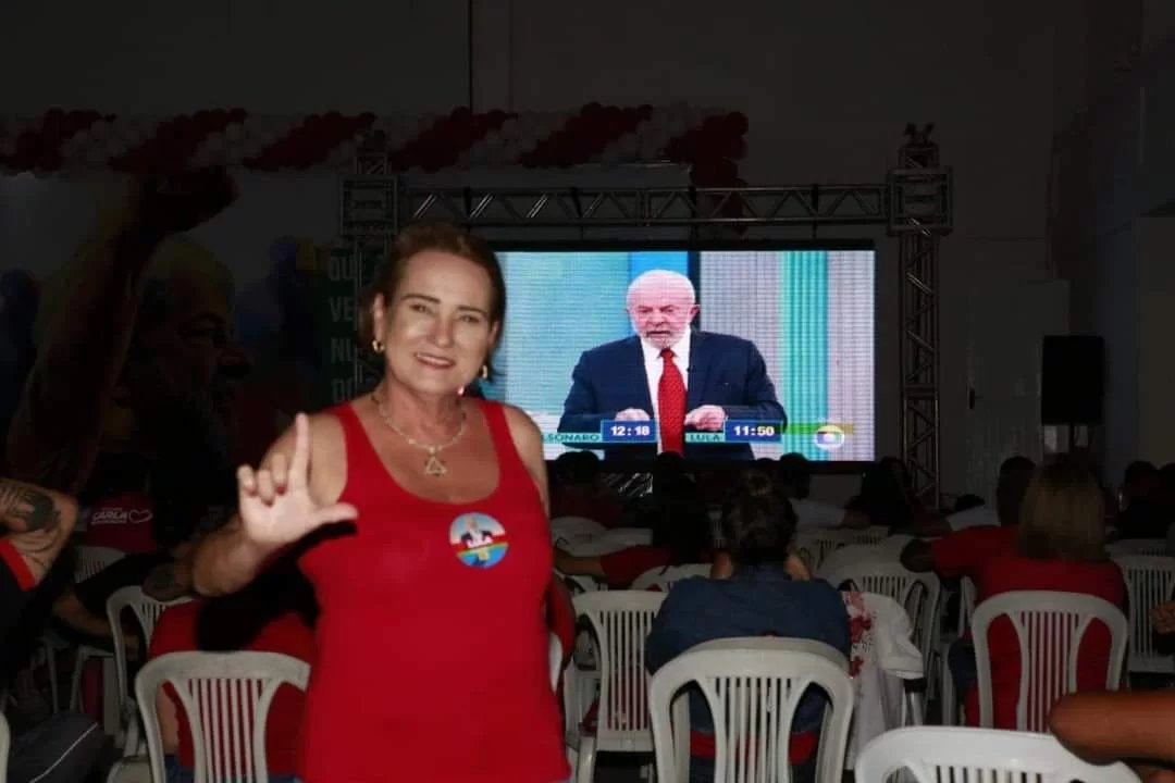 Deputada do PT no RJ vota a favor de homenagem a Michelle Bolsonaro ...