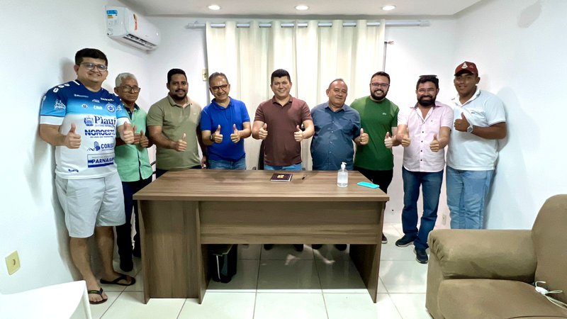 Dr. Hélio recebe apoio de Rubens Vieira em Parnaíba - 180graus - O ...