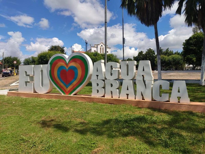 Prefeitura de Água Branca prioriza a educação em comemoração ao Dia da ...