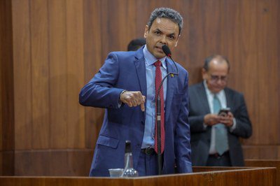 Gil Carlos destaca visita de médicos à Assembleia Legislativa ...
