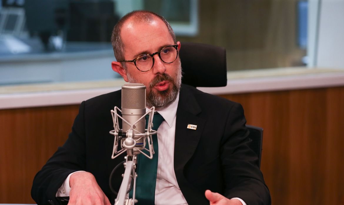 Houve excesso de justificativa em sigilos, diz ministro da CGU ...