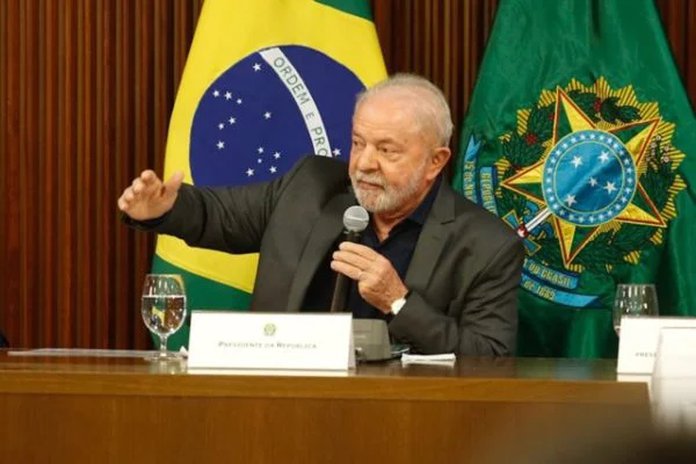 Governo assina reajuste de 9% para servidores federais - 180graus - O ... Governo assina reajuste de 9% para servidores federais - 180graus - O ...