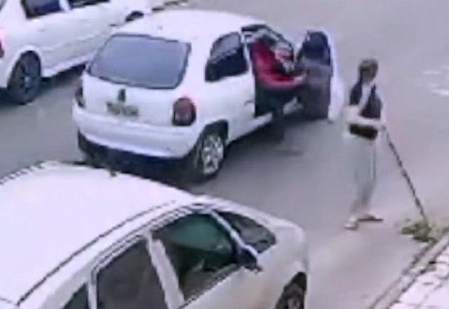 Vídeo: Mulher é morta com sete tiros enquanto varria calçada - 180graus ...