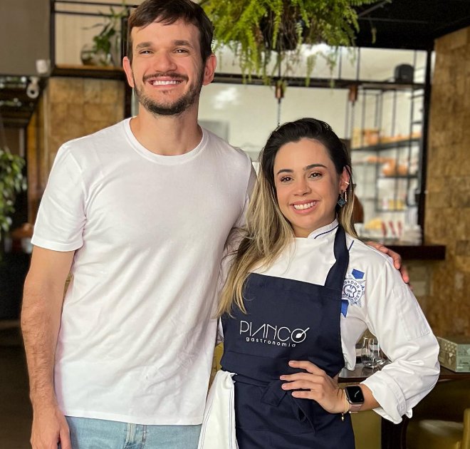 Padre Patrick visita o restaurante da MasterChef piauiense Lorena Dayse ...