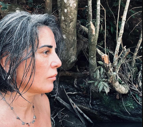 Glória Pires, auge dos 60 anos, surpreende ao postar foto de biquíni ...