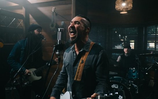 Rodolfo Abrantes celebra relação com Raimundos e retorno aos palcos ...