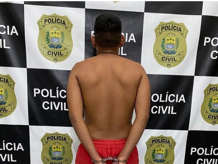 Acusado De Vender Drogas Para Comercialização é Preso Pela Polícia