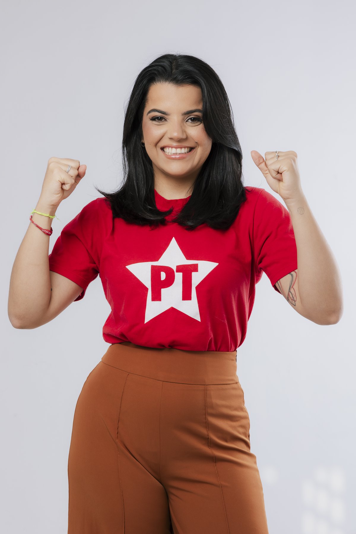 Saiba quem é Teônia: conhecida como a soldada de Wellington Dias e ...