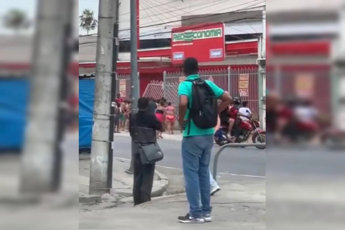 Moradores saqueiam mercado em meio à operação mais letal do Rio ...