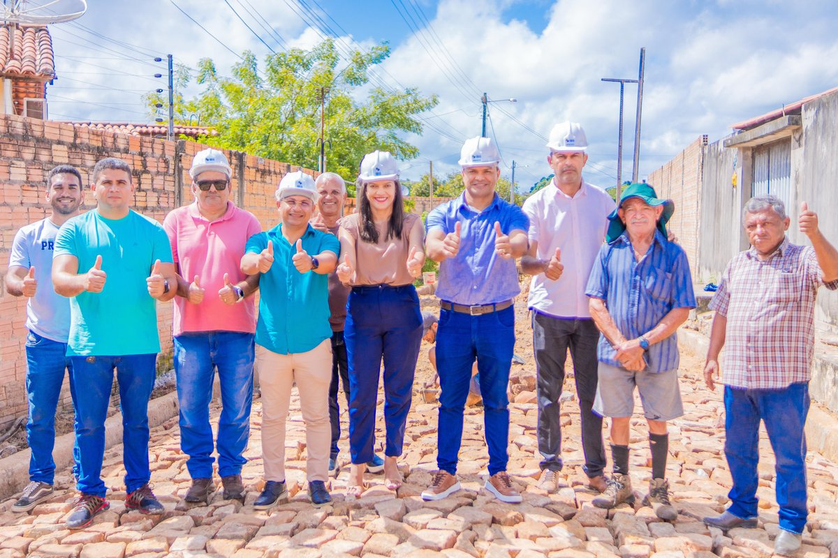Prefeito Pedro Gomes visita obras de calçamento no Conjunto Edgar ...
