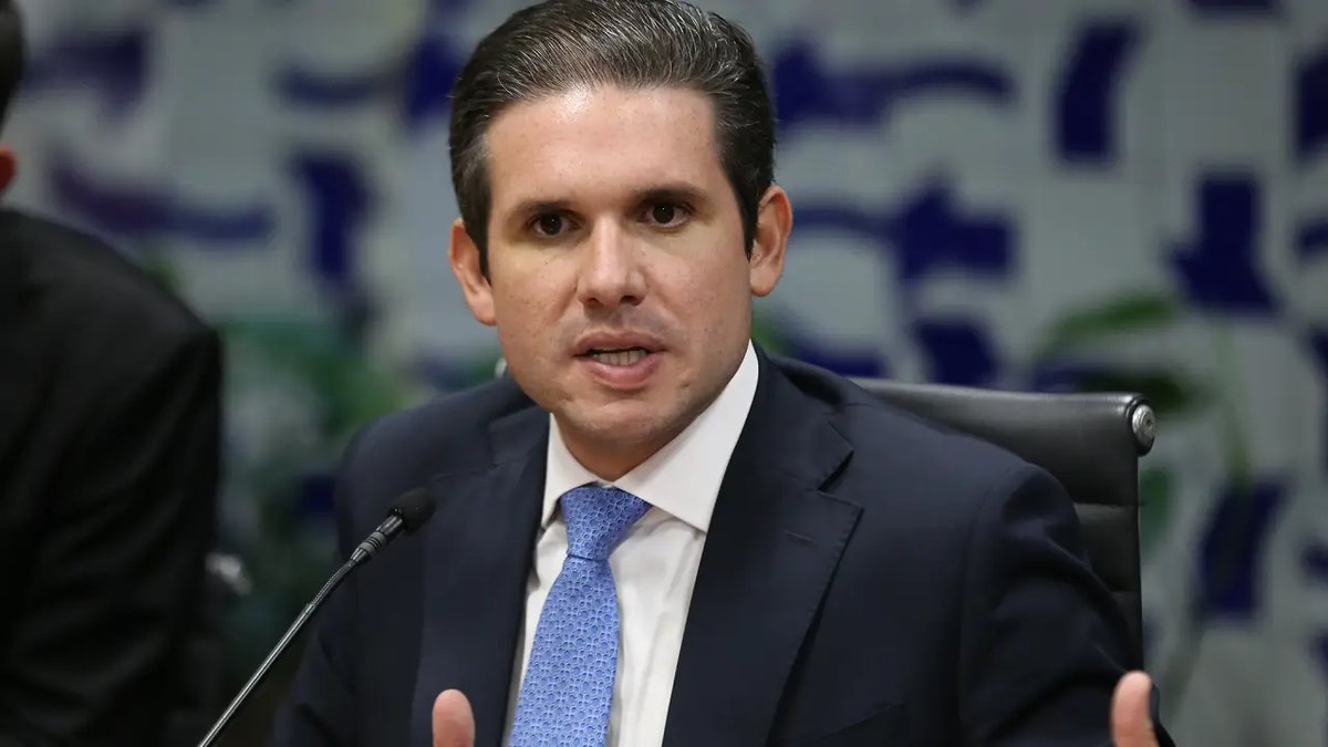 Hugo Motta envia nova proposta de anistia a Bolsonaro em tentativa de ...