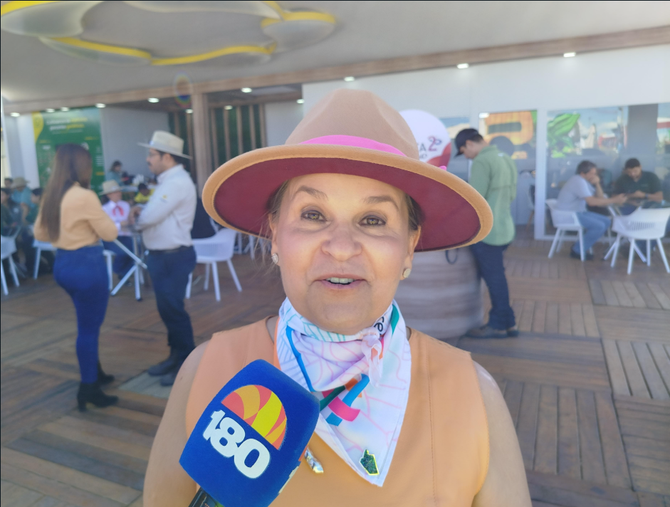 Ani Sanders celebra protagonismo feminino e inovação na Exposoja 2025 ...