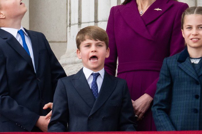 Príncipe Louis se torna sensação na web com suas peripécias engraçadas ...