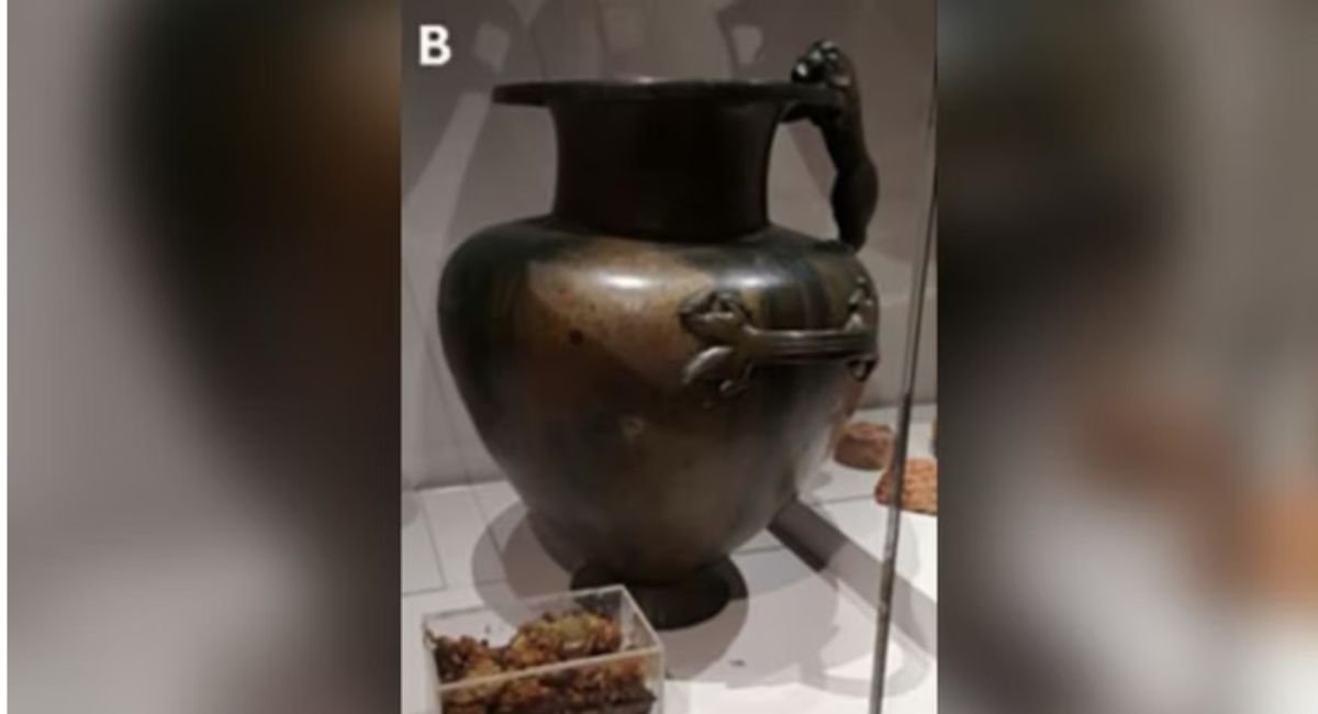 Mistério da gosma em vaso de 2,5 mil anos é resolvido; saiba o que é ...