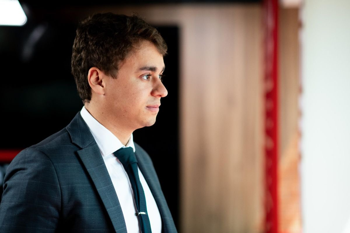 Nikolas Ferreira questiona isenção de promotor após denúncia por crimes ...