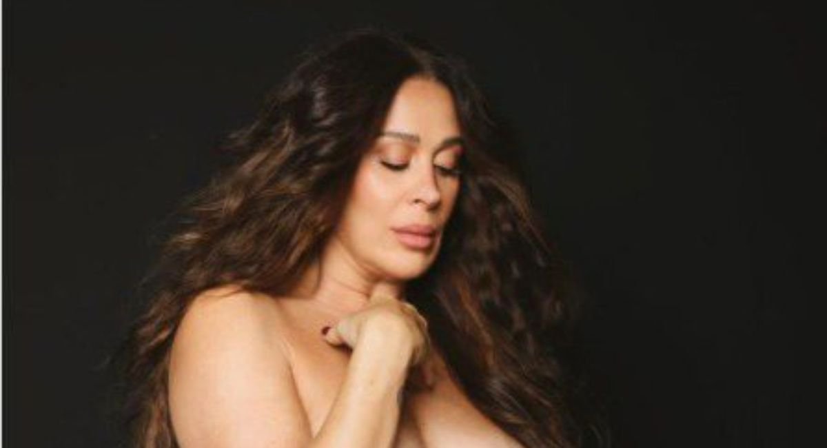 Claudia Raia compartilha foto nua aos 58 anos, grávida de sete meses e emociona seguidores ...