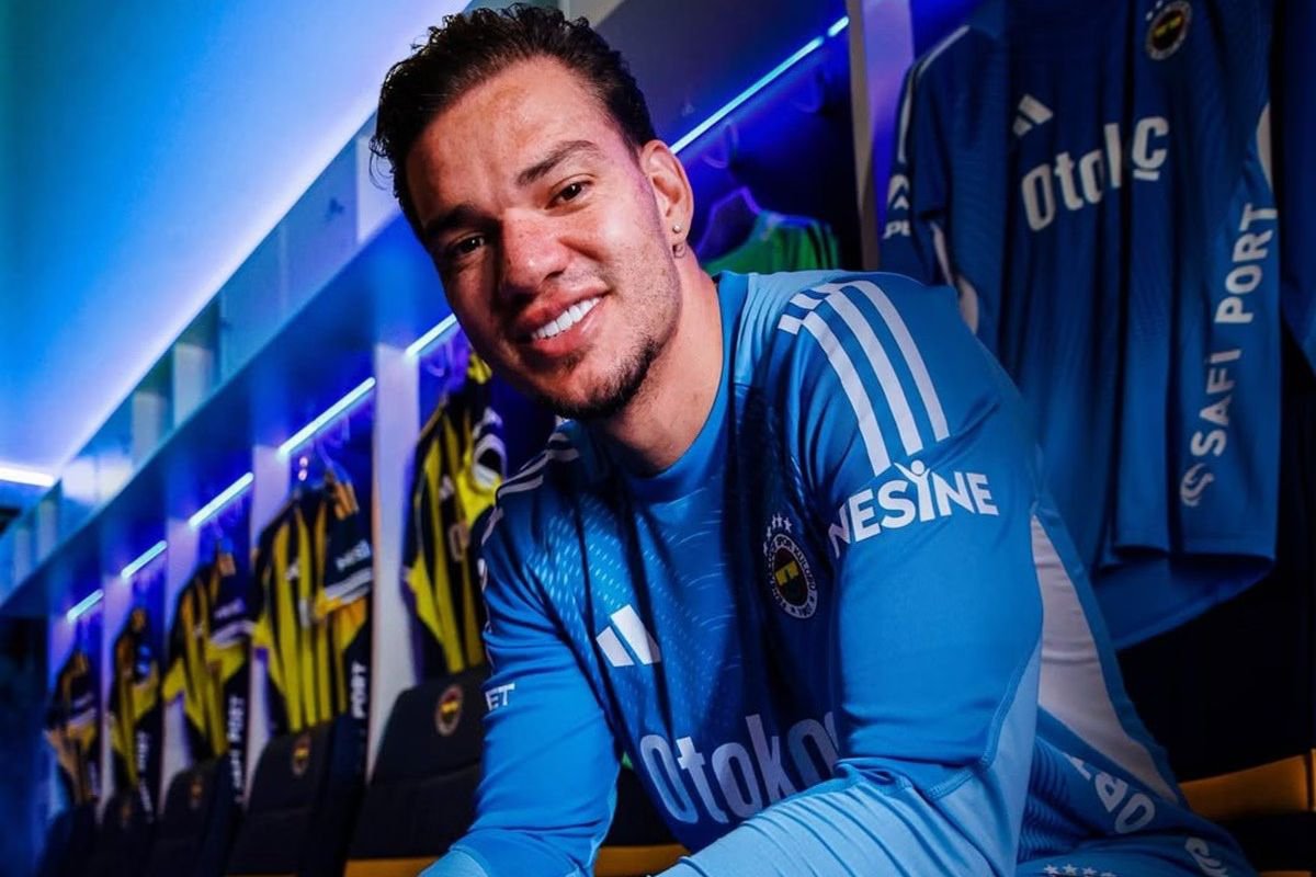 Ederson é anunciado pelo Fenerbahçe após deixar Manchester City ...
