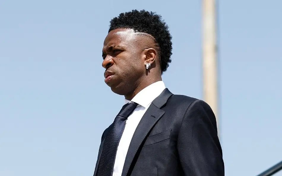 Vini Jr. sofre ataques racistas de torcedores em jogo da Copa do Rei ...