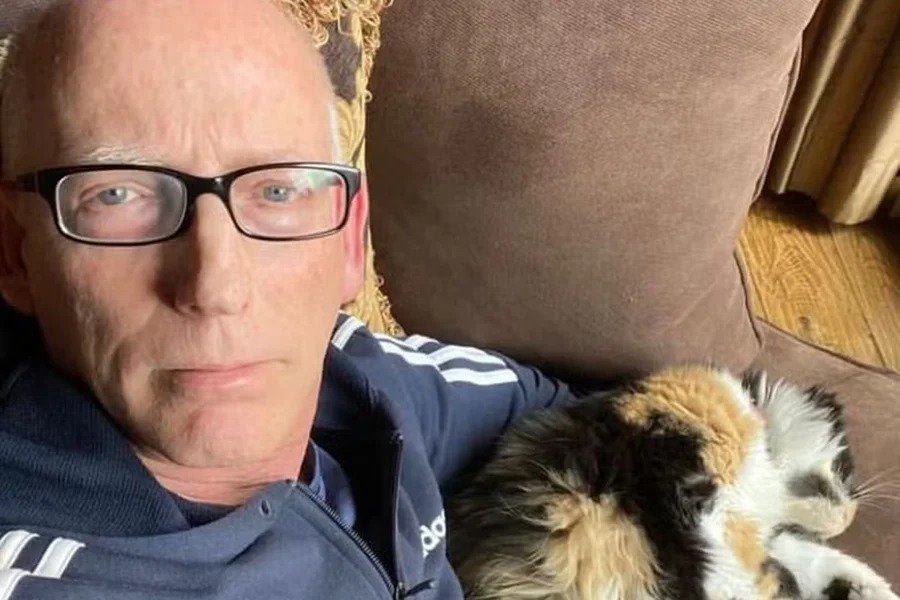 Morre Scott Adams, criador de Dilbert, aos 68 anos após luta contra ...