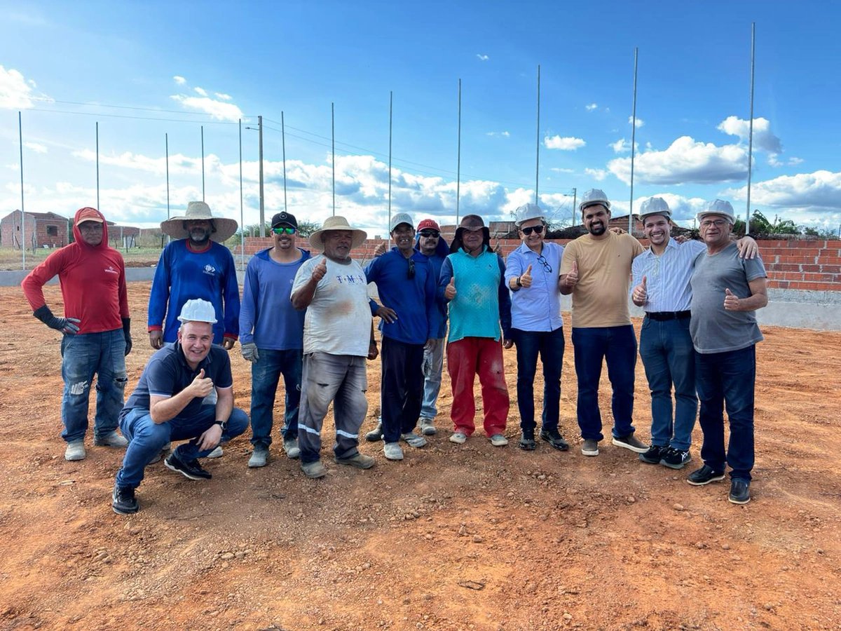 Dr. Hélio acompanha construção de quadra poliesportiva em São Raimundo ...